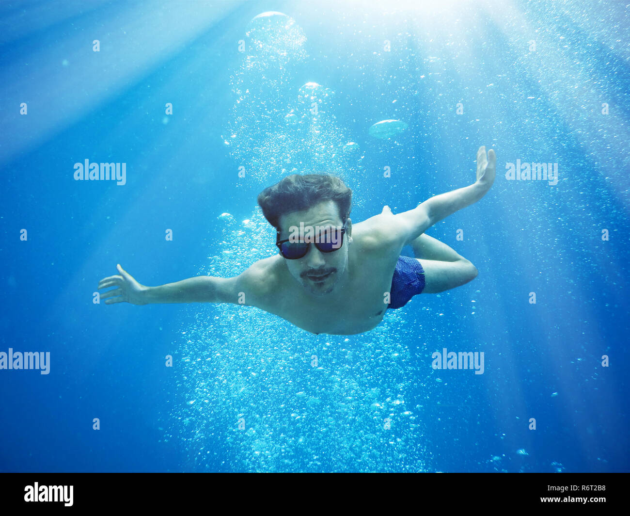 Traveling underwater vacation water hi-res stock photography and images ...