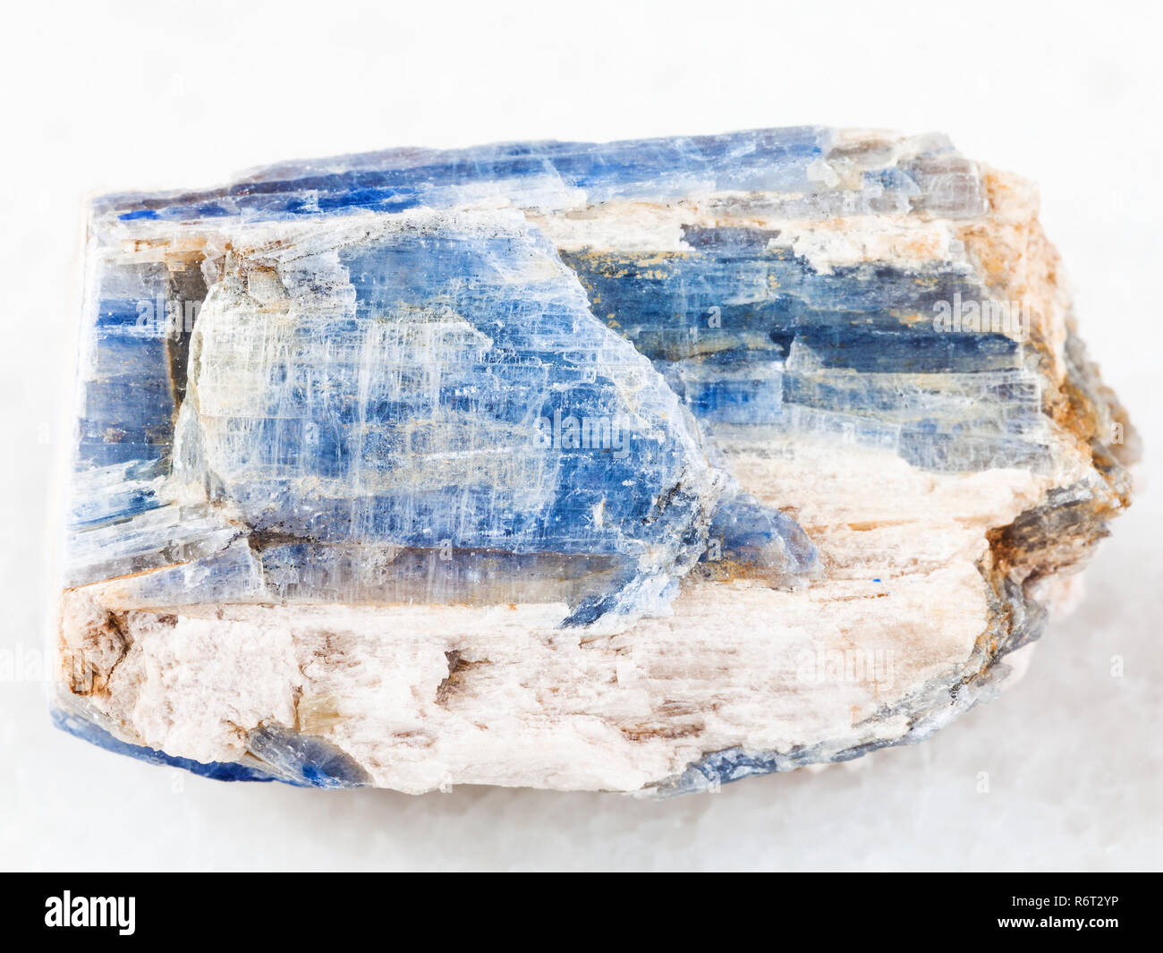 Grey kyanite hi-res stock photography and images - Alamy