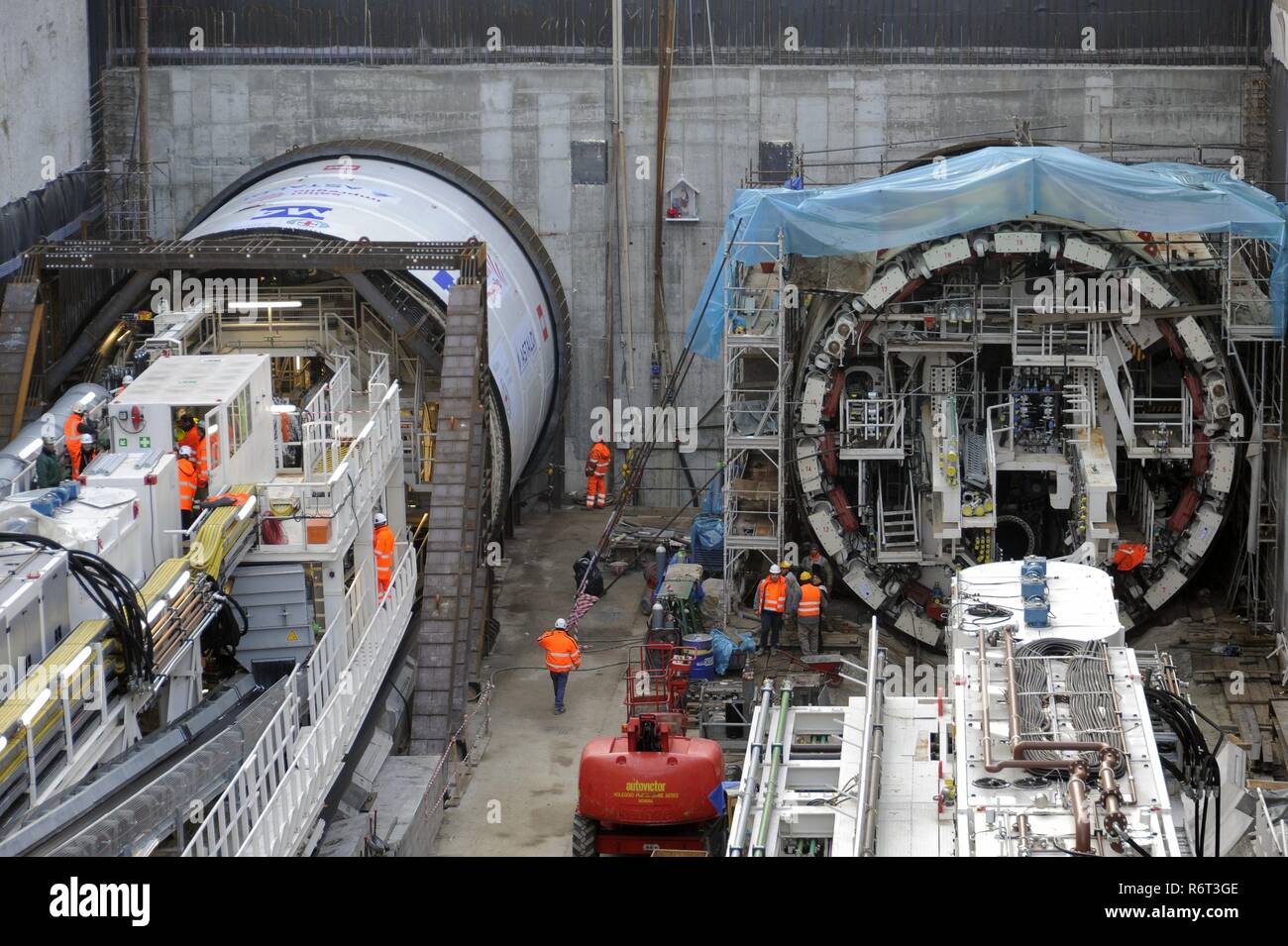 Tunnel boring machine tbm tunnelling underground excavation hi-res ...