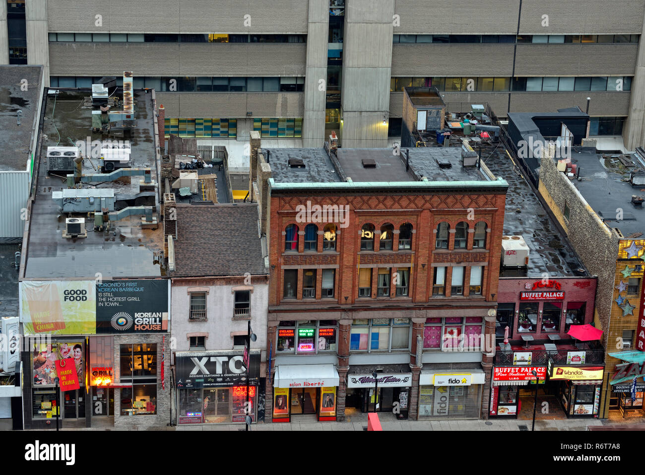 Downtown districts hi-res stock photography and images - Alamy