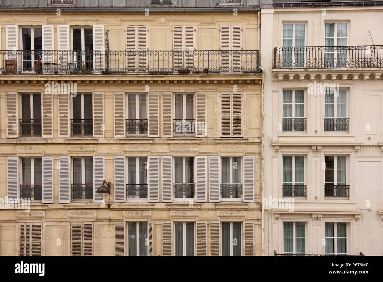 Patterns of windows on a building in Paris, France Stock Photo - Alamy