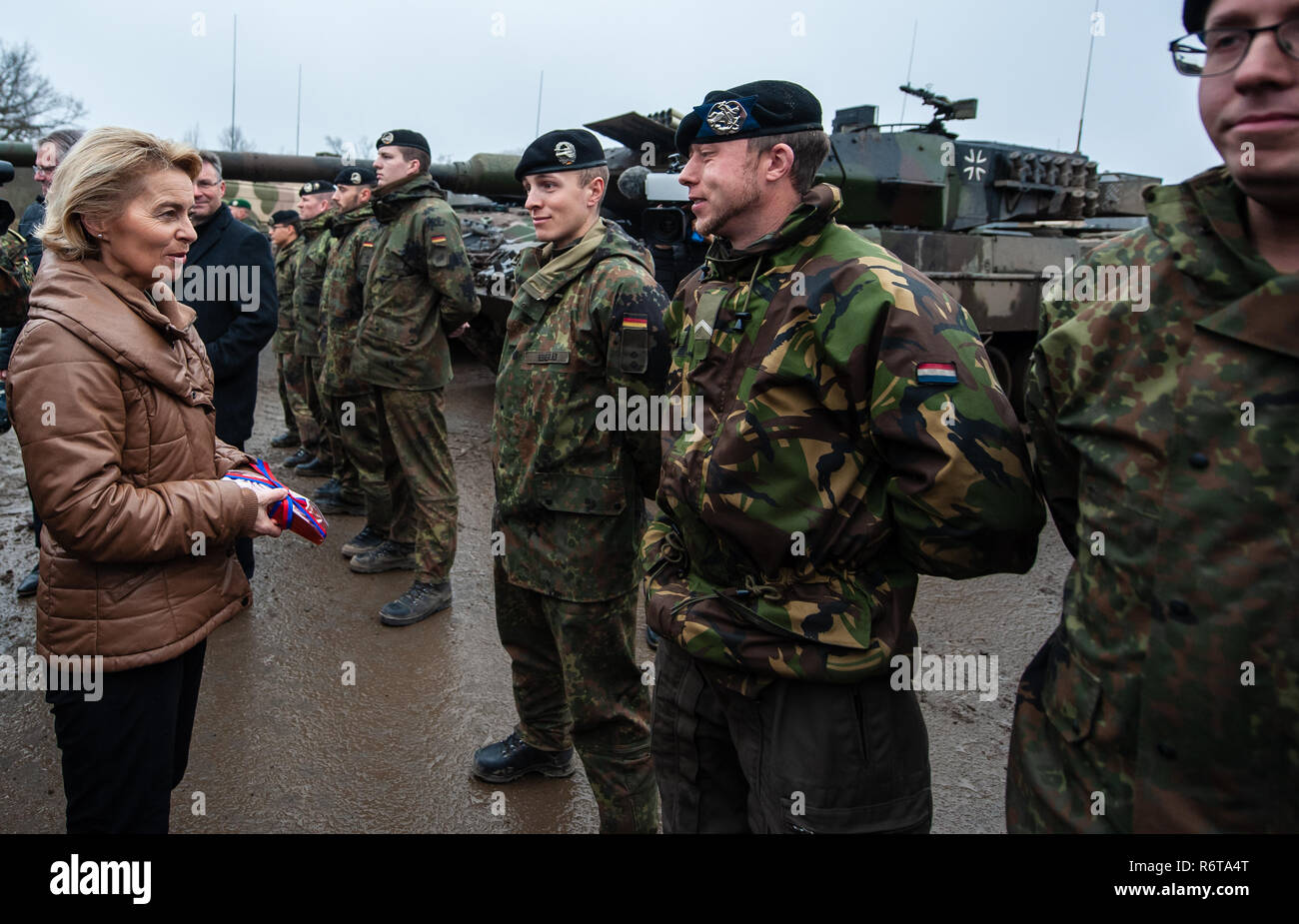 Netherlands army training hi-res stock photography and images - Alamy
