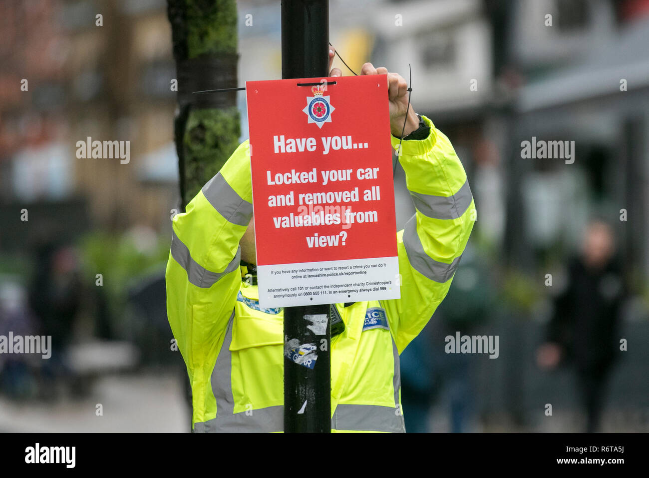 Remove valuables from view hi-res stock photography and images - Alamy