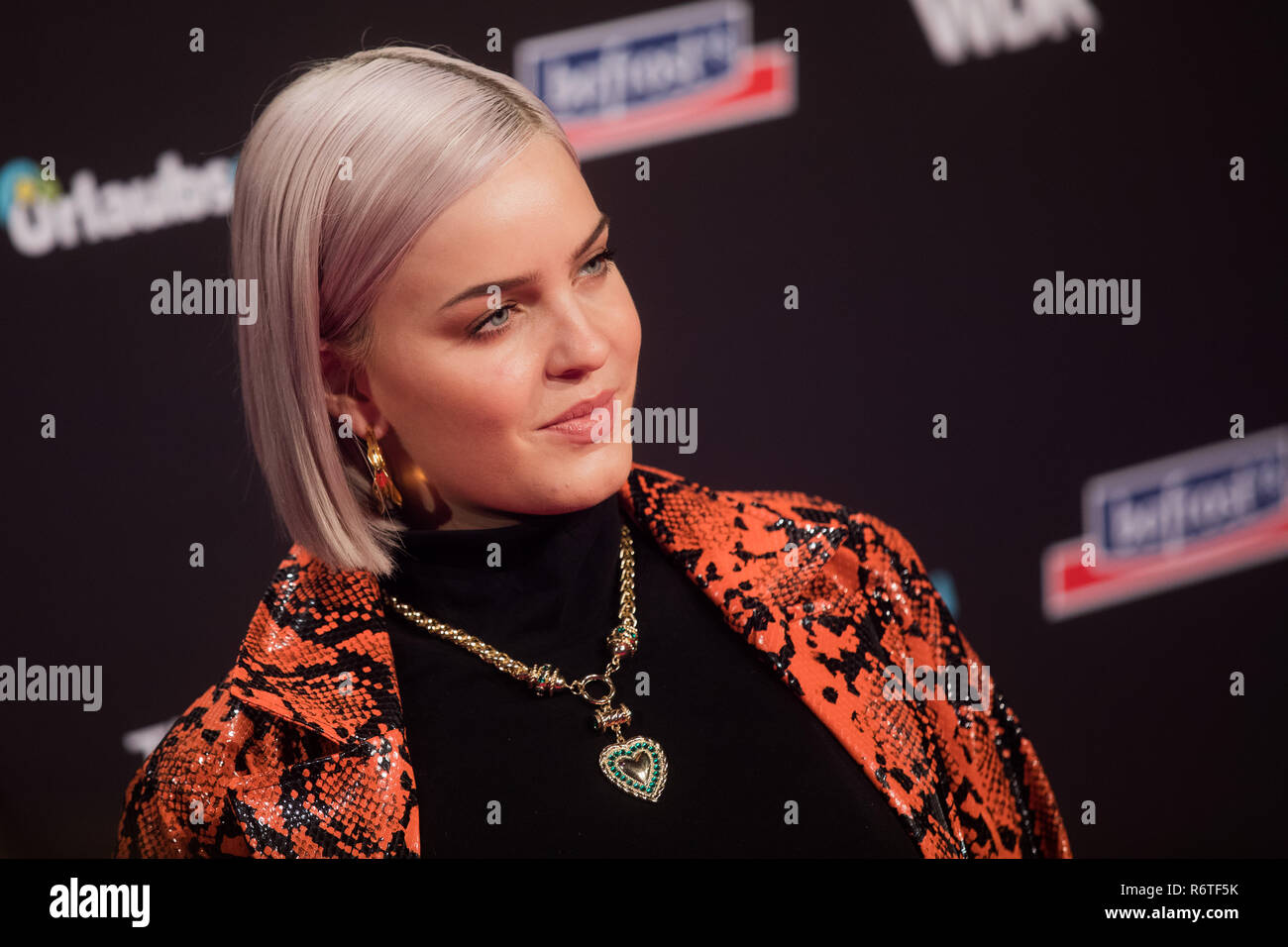 Bochum, Germany. 06th Dec, 2018. The British singer Anne-Marie comes to ...