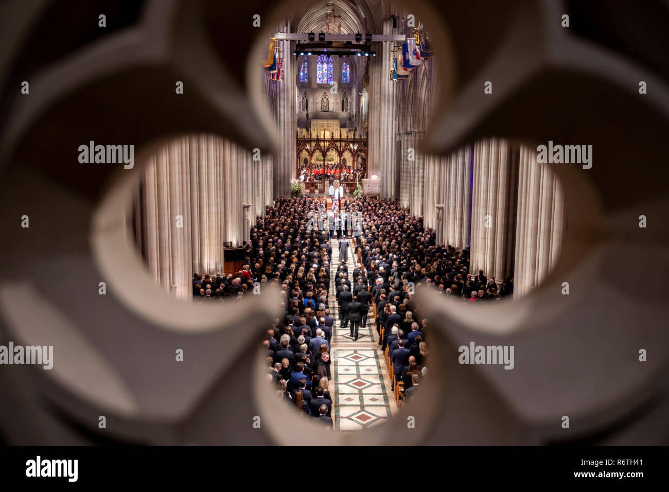 Washington DC, USA. 5th December, 2018. The funeral procession for ...