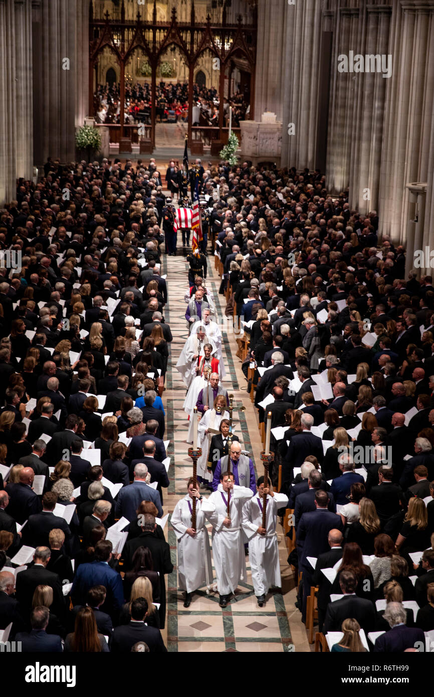 Washington DC, USA. 5th December, 2018. Members of the Episcopal clergy ...