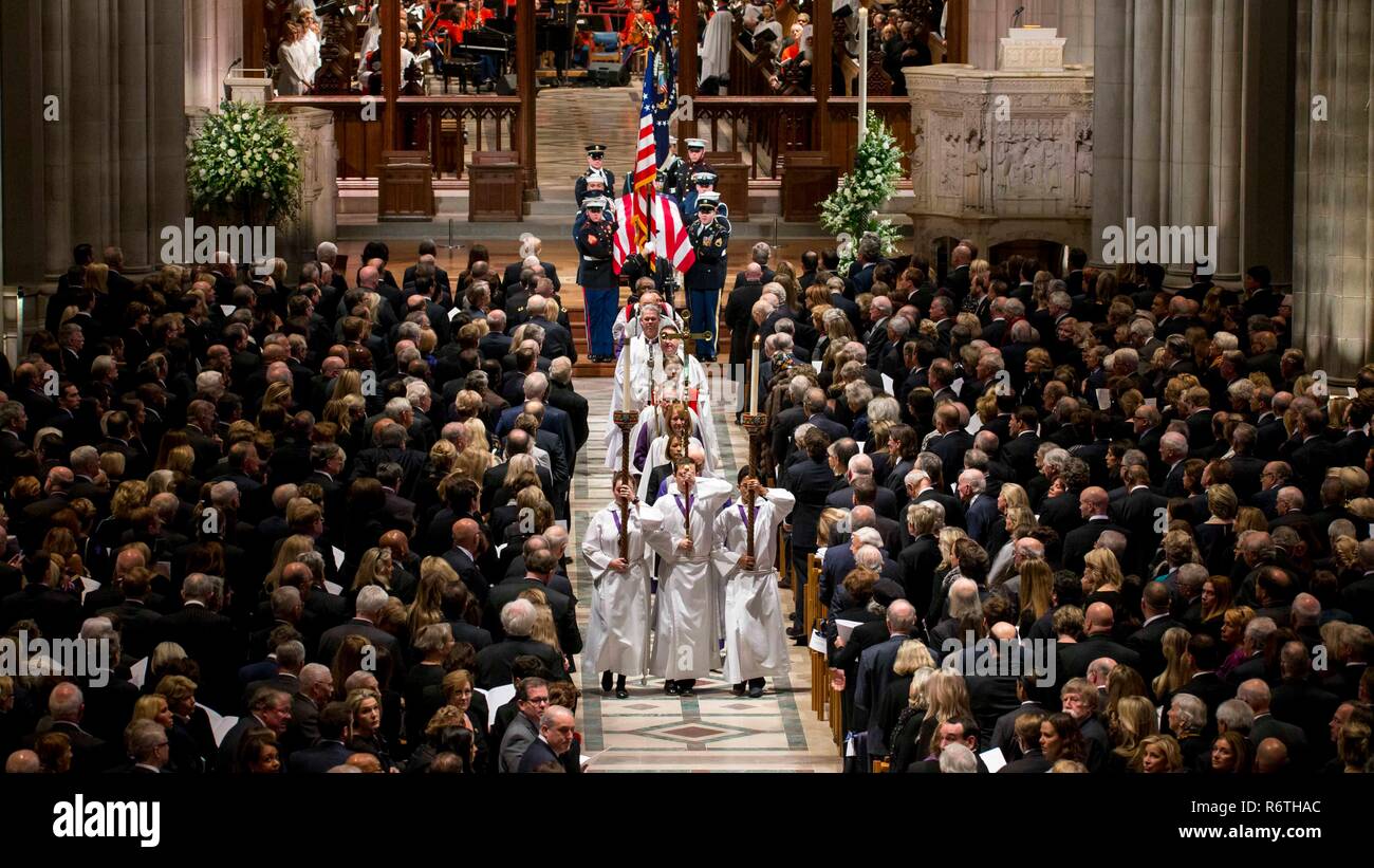 Washington DC, USA. 5th December, 2018. Members of the Episcopal clergy ...