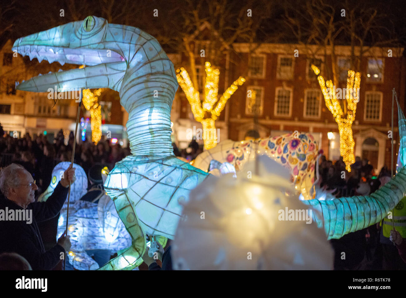 Salisbury, UK. 06th Dec, 2018. The annual Christmas lantern parade in ...