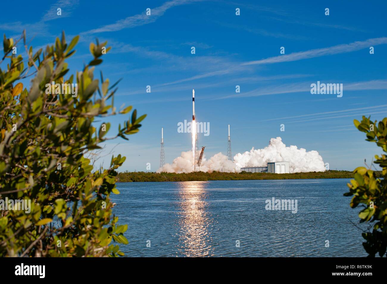 Space launch complex 40 hi-res stock photography and images - Alamy