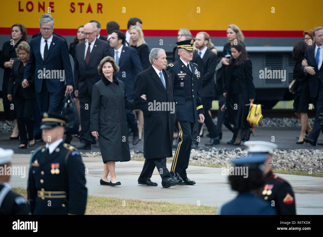 Former Pres. George W. Bush and wife Laura arrive at Texas A&M ...