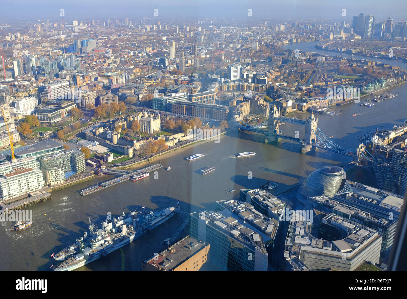 Tower bridge viewing platform london hi-res stock photography and ...