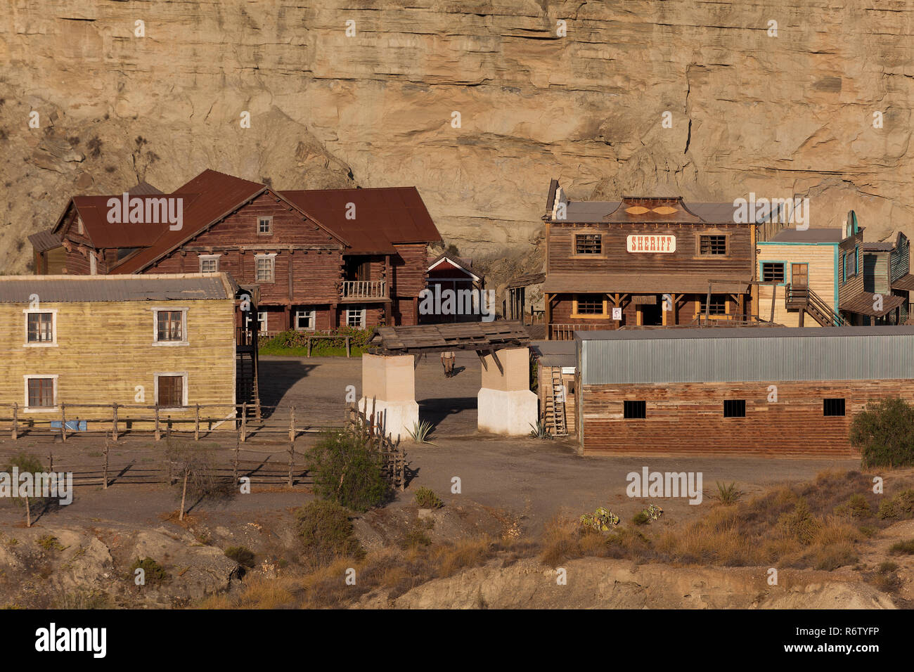 Film set old western building hi-res stock photography and images - Alamy