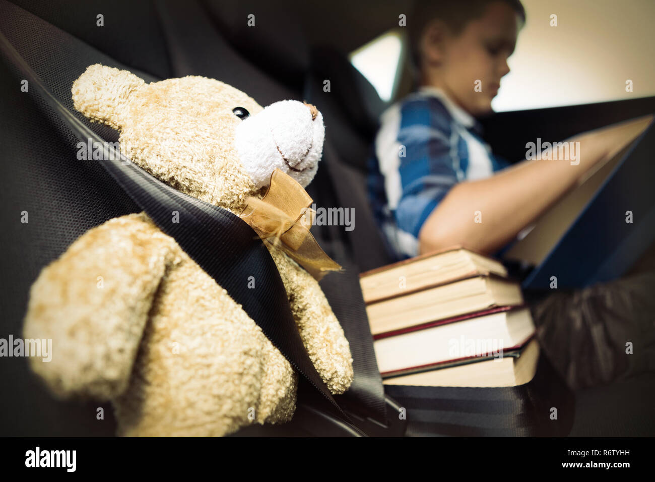 Reading book in car hi-res stock photography and images - Alamy