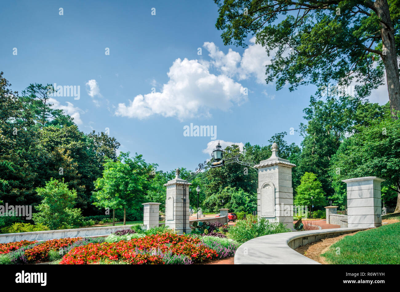 University entrance gate hi-res stock photography and images - Alamy