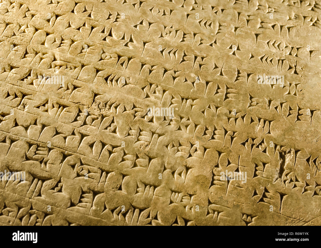 Mesopotamian cuneiform hi-res stock photography and images - Alamy