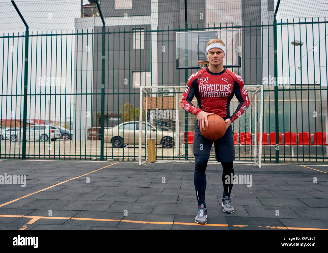 basketball player playing on the street Stock Photo - Alamy