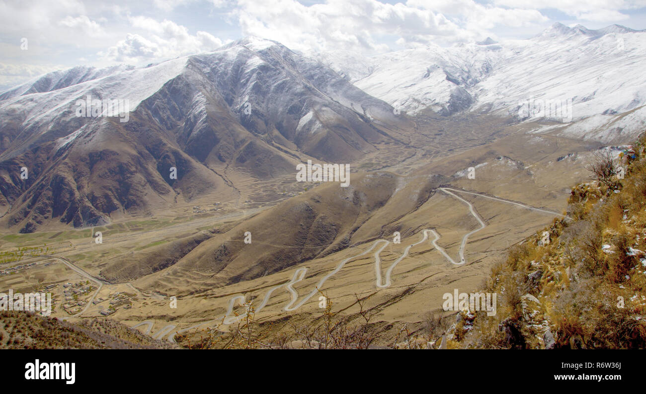 Ascent road hi-res stock photography and images - Alamy