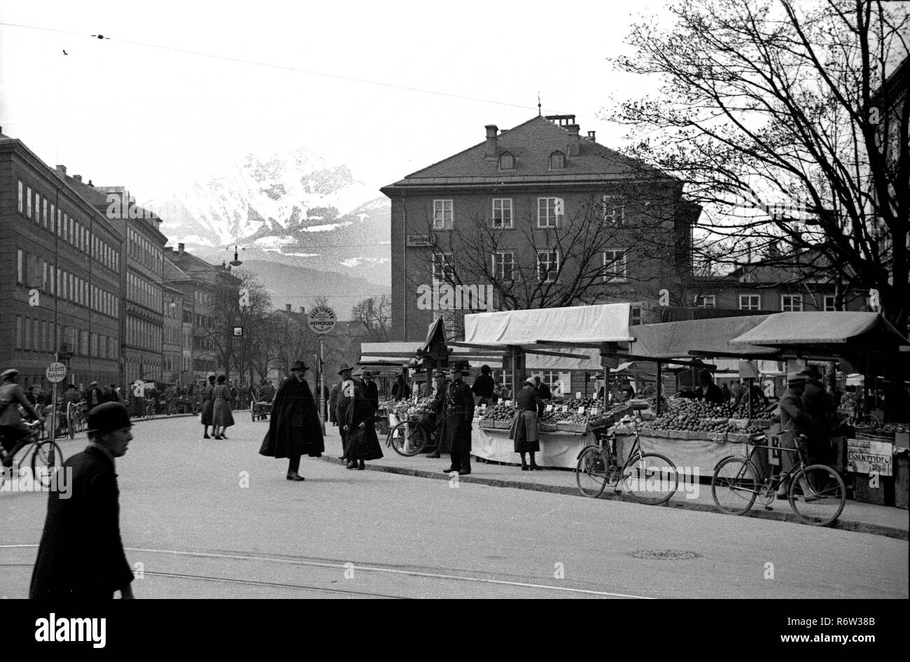 1934 Street Scene & Market, Innsbruck Austria Stock Photo - Alamy