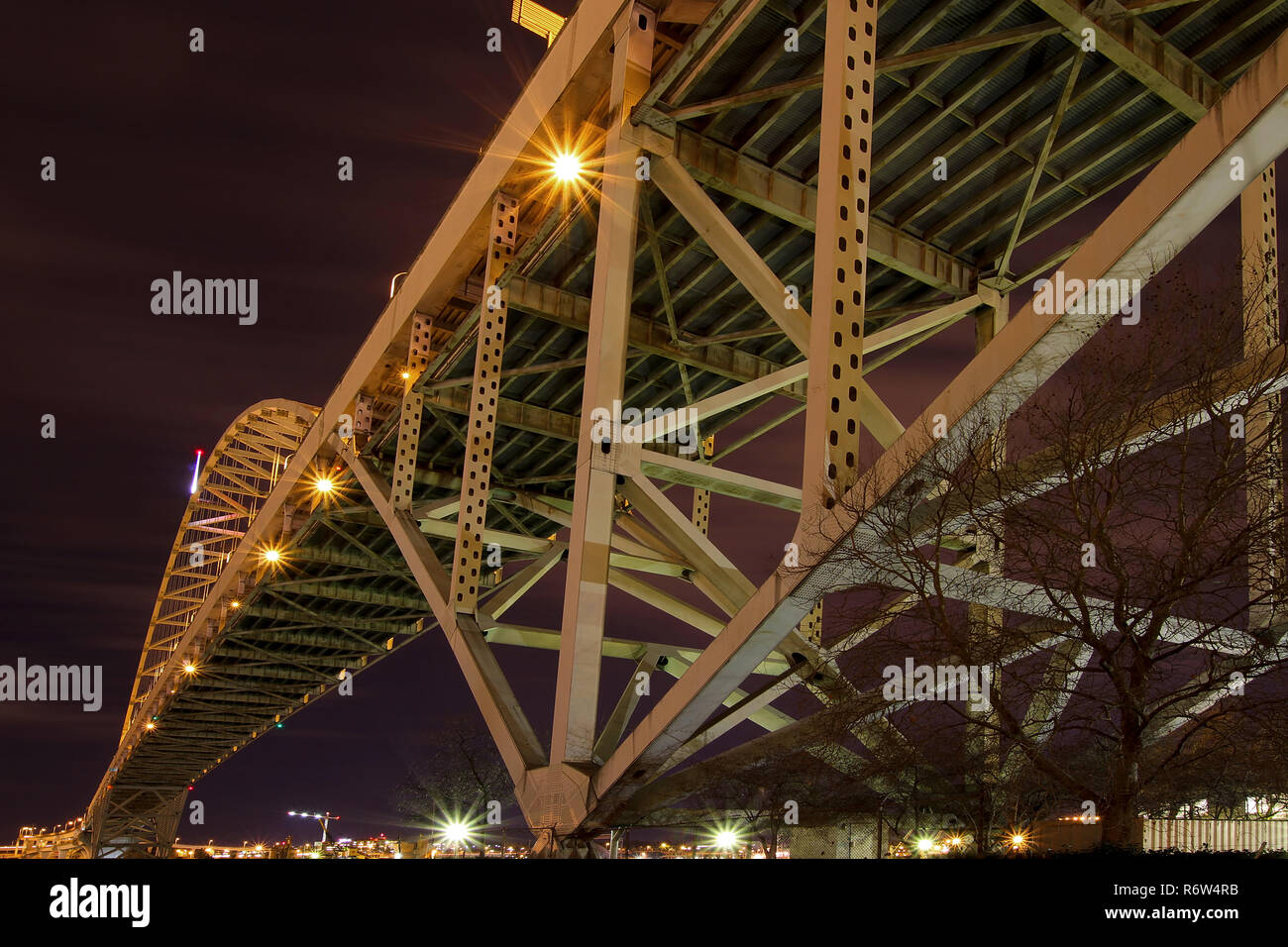 Portland bridge port oregon hi-res stock photography and images - Alamy