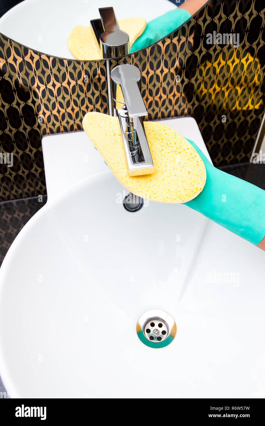 Hand washing facility facilities hi-res stock photography and images ...