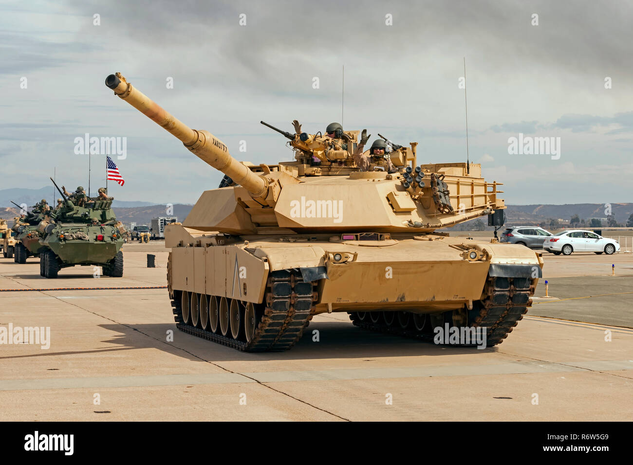 Tank and soldiers at Miramar Airshow Stock Photo - Alamy