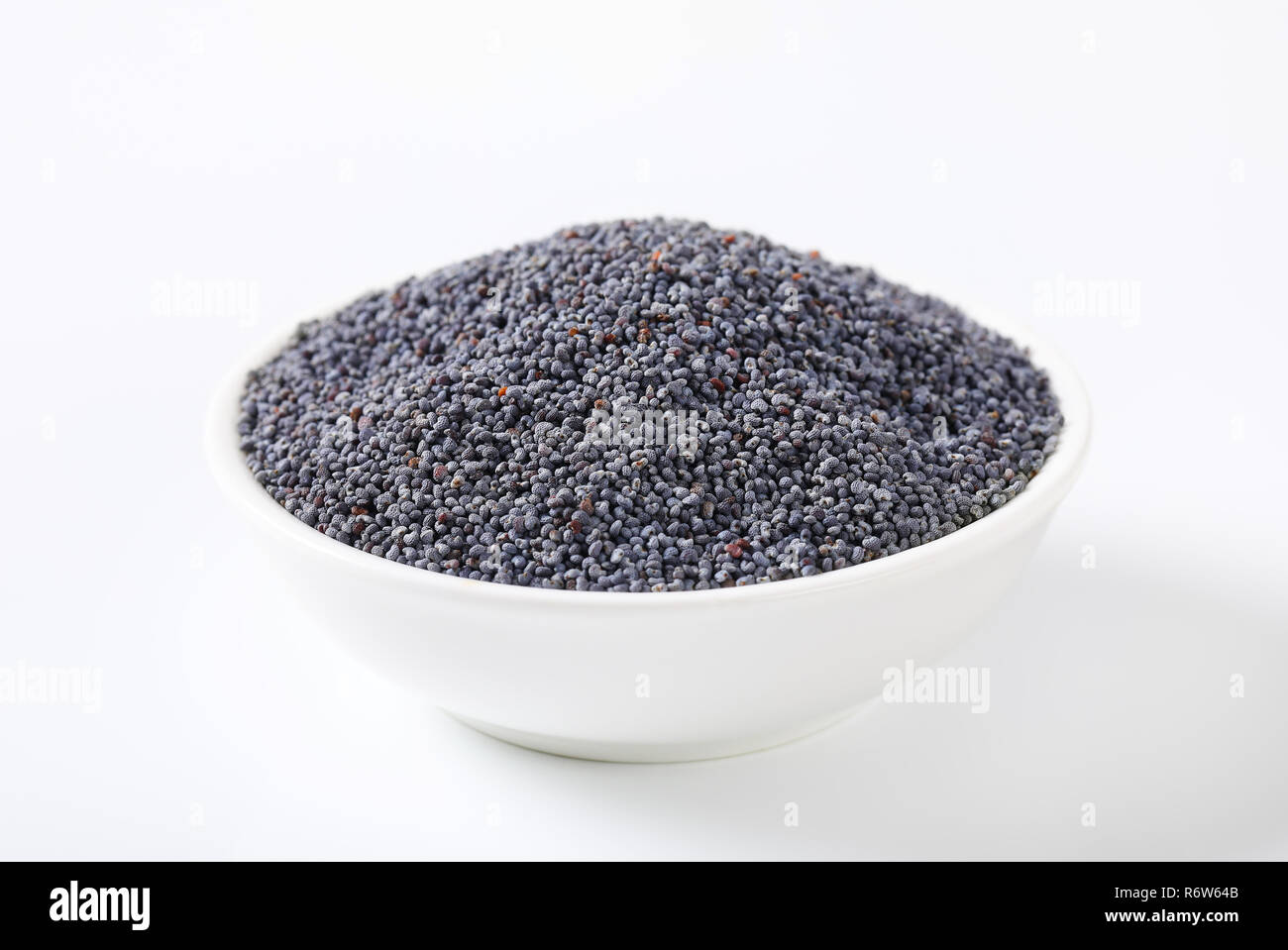whole poppy seeds Stock Photo - Alamy