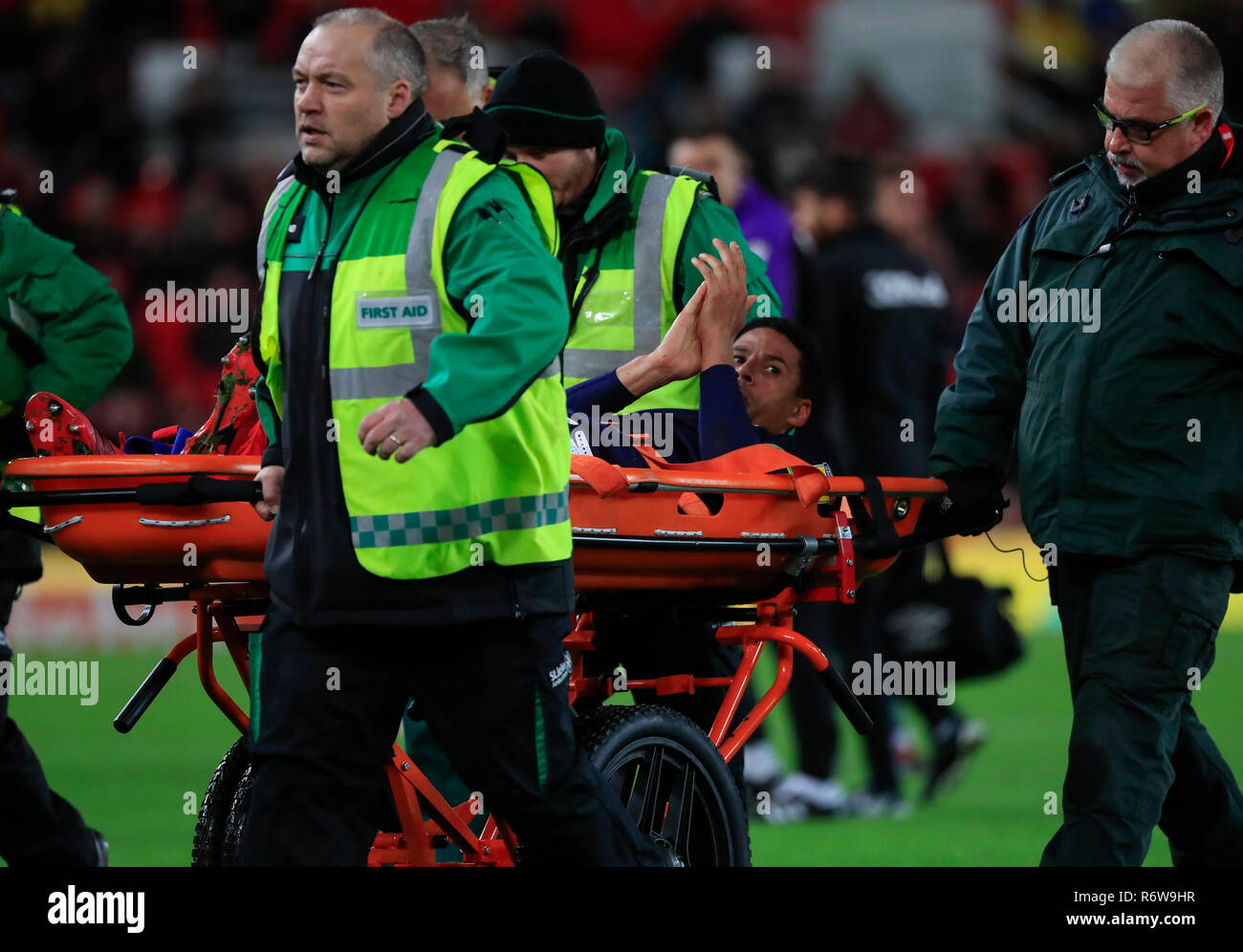 English league soccer football stretcher hi-res stock photography and ...