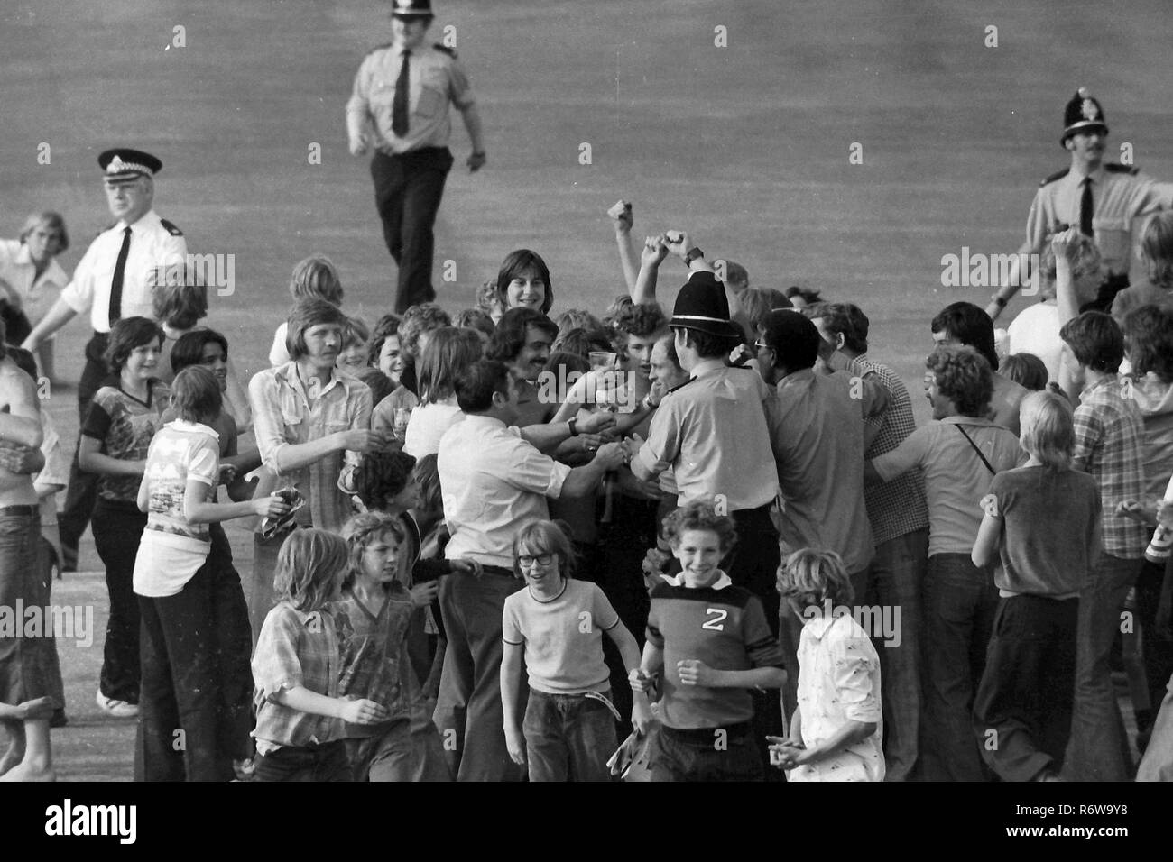Geoff Boycott 100th 100 celebrations 1977 Stock Photo - Alamy
