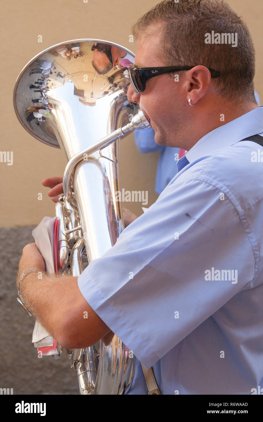 Man holding tuba hi-res stock photography and images - Alamy