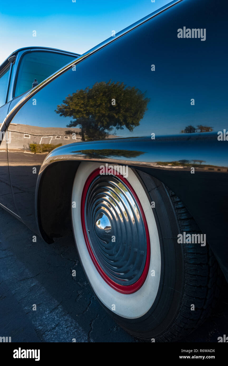 Chrome hubcap car hi-res stock photography and images - Alamy