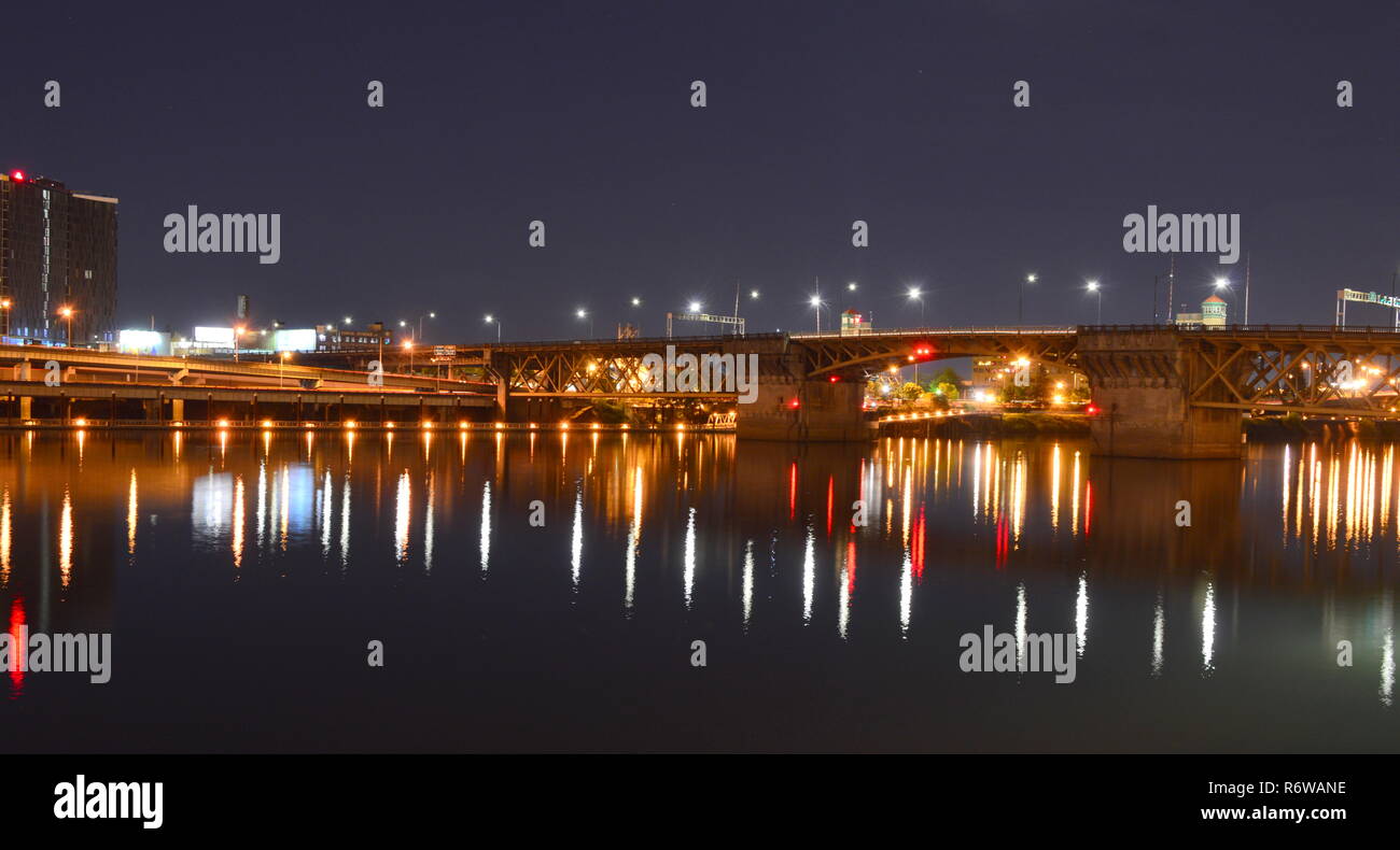 Portland, Oregon - USA - October 5, 2015: Portland Waterfront Night ...