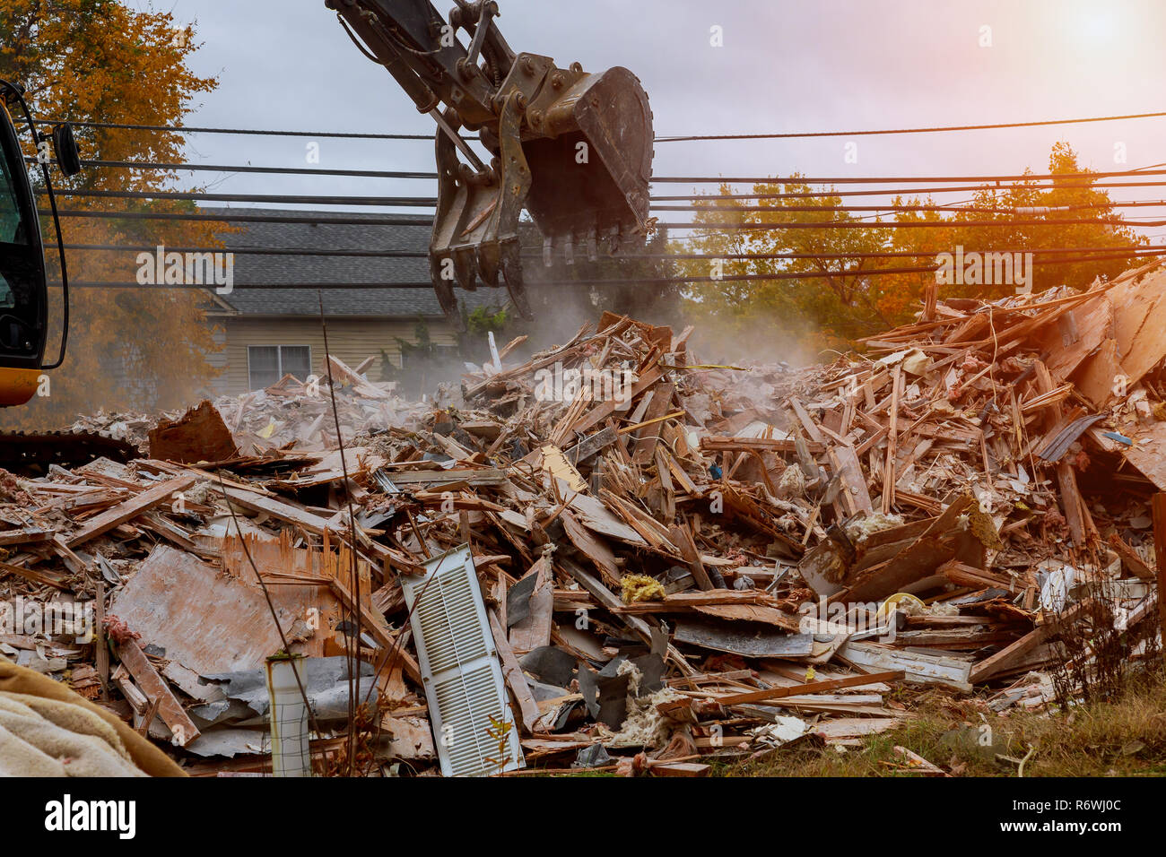 Tornado destroyed home construction hi-res stock photography and images ...