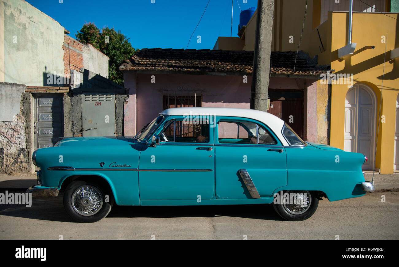 1952 Ford Customline Tudor Sedan in Trinidad, Cuba Stock Photo - Alamy