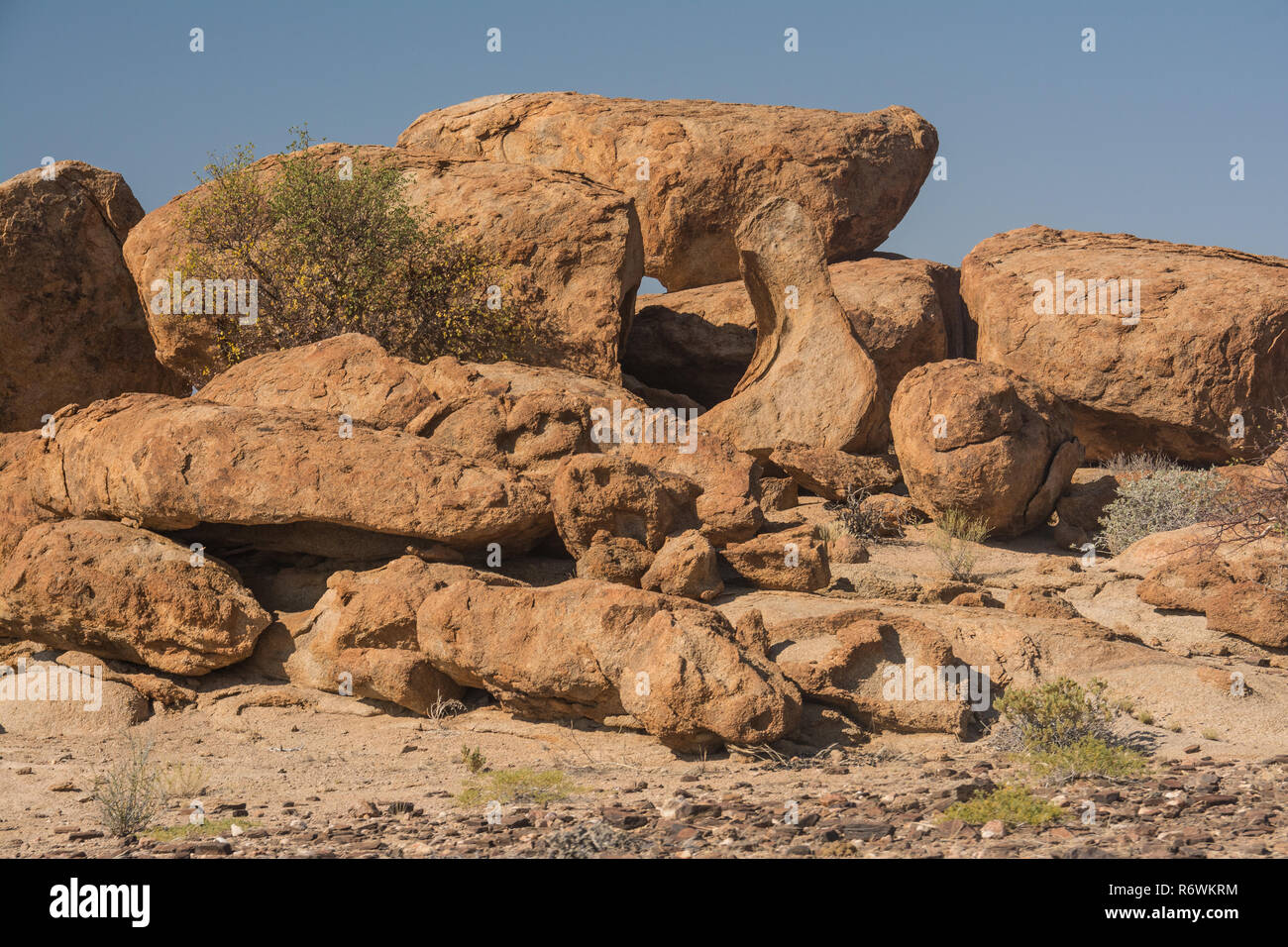 Rock formations in the namibien desert Stock Photo - Alamy