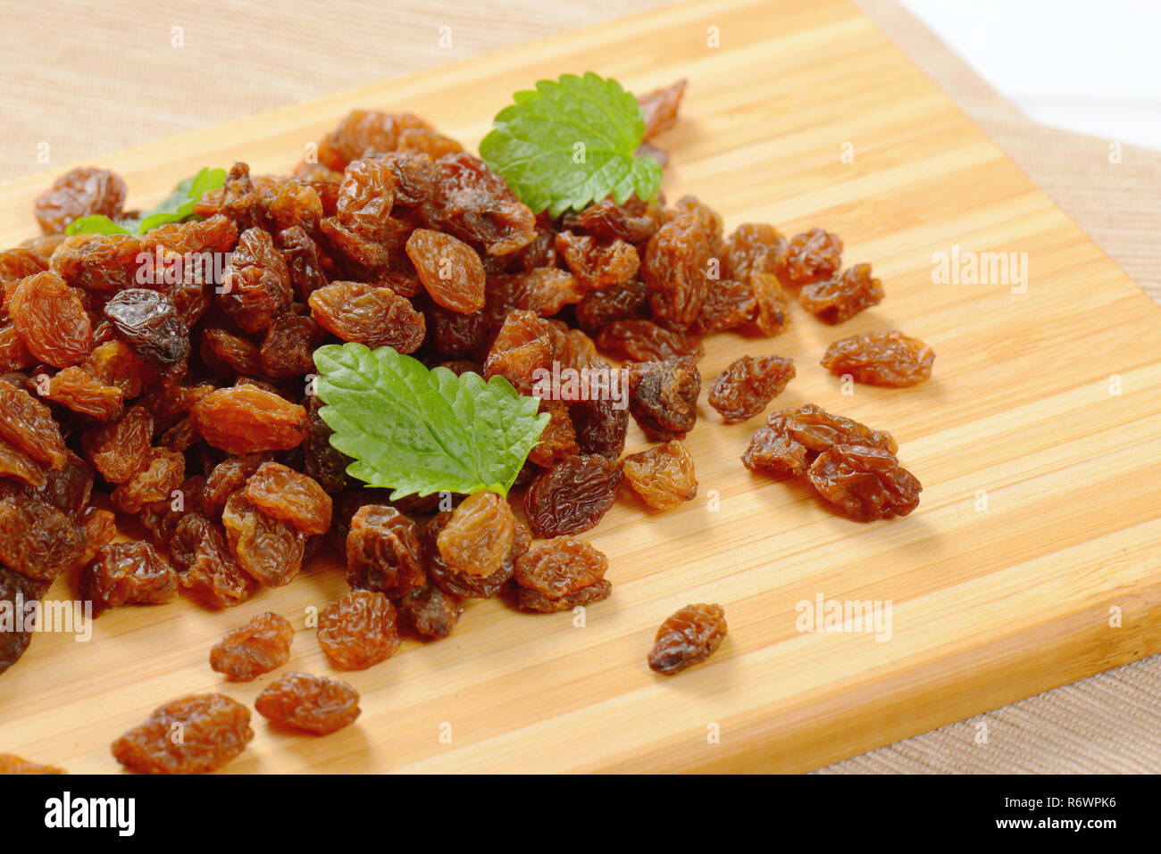 pile of sweet raisins Stock Photo - Alamy