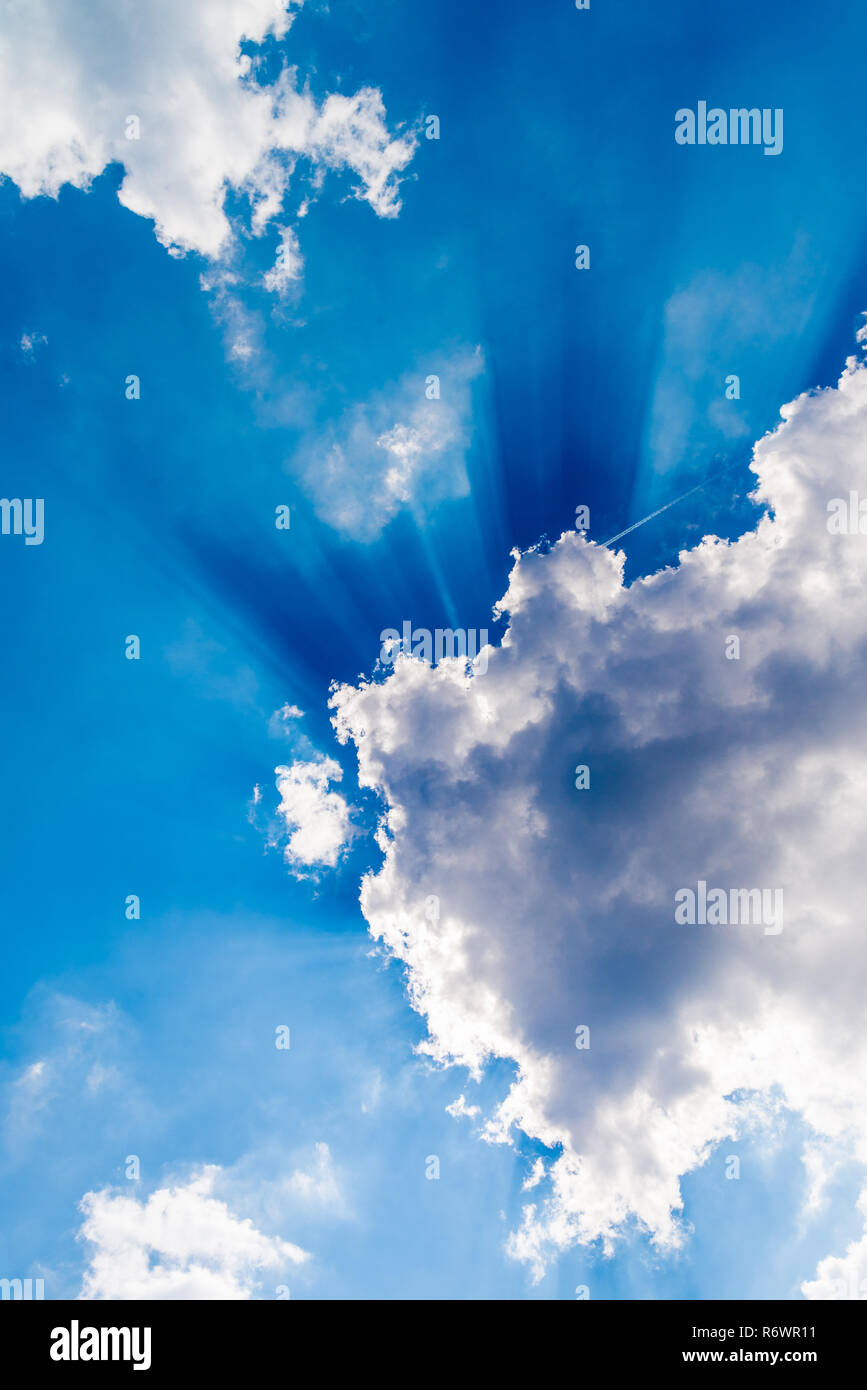 Sunrays hi-res stock photography and images - Alamy