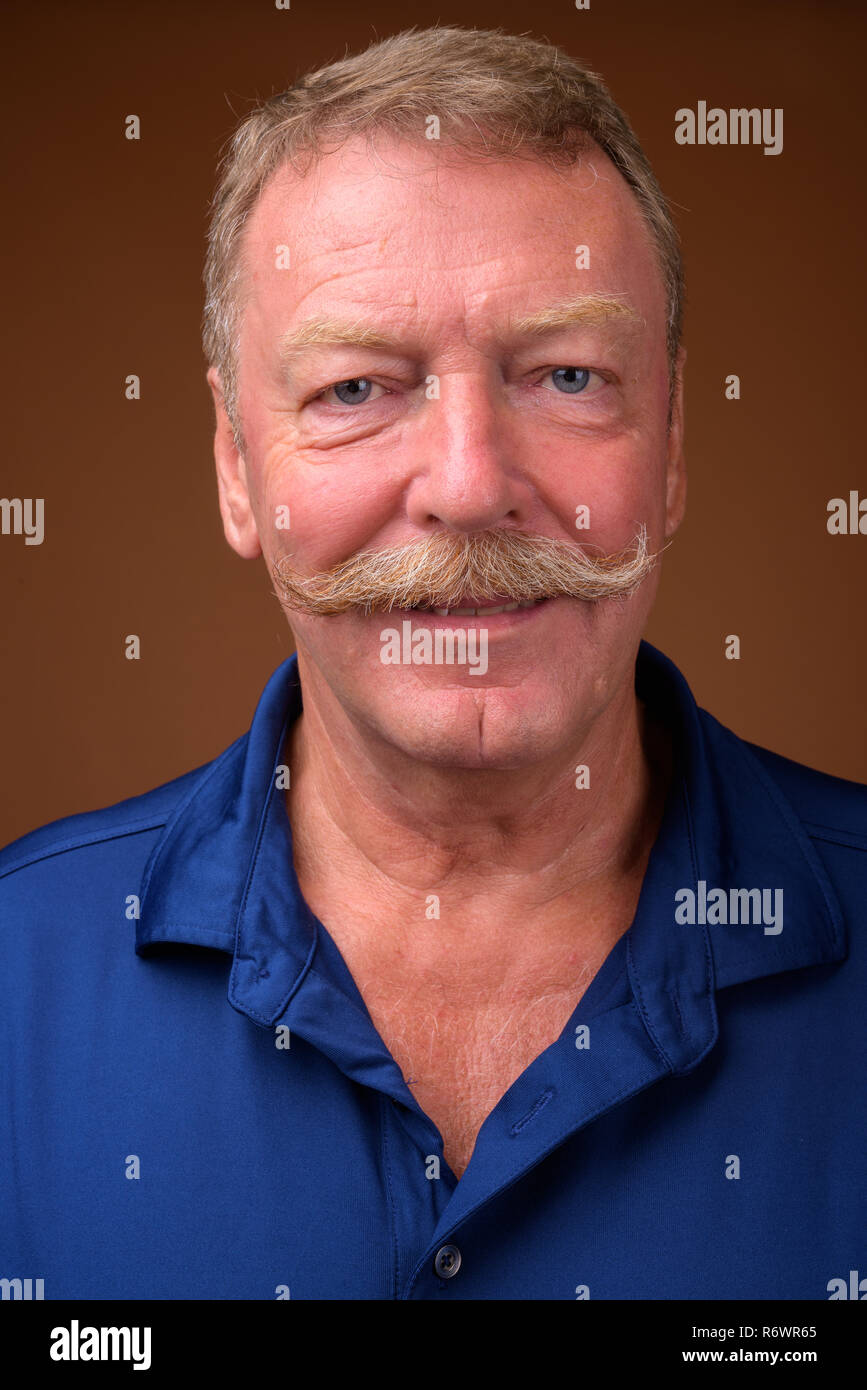 Old man face smiling hi-res stock photography and images - Alamy