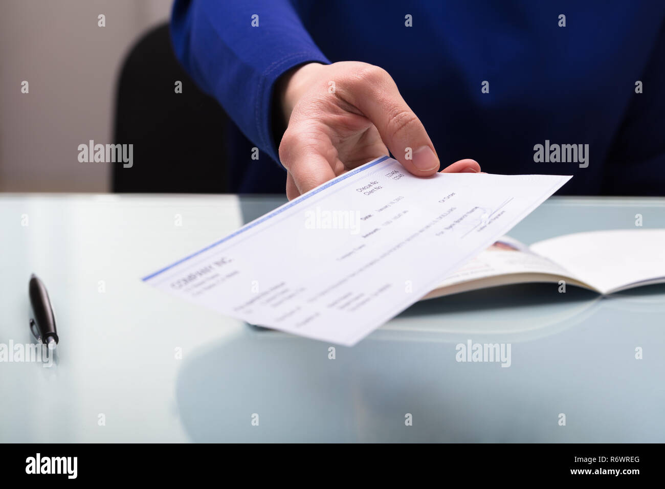 Giving Cheque High Resolution Stock Photography and Images - Alamy