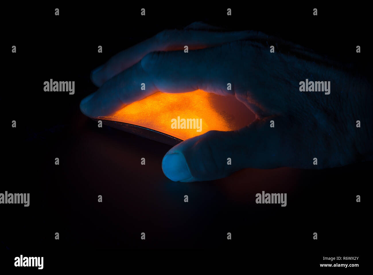 iMouse trackable mouse showing fingerprint traces and main areas of ...