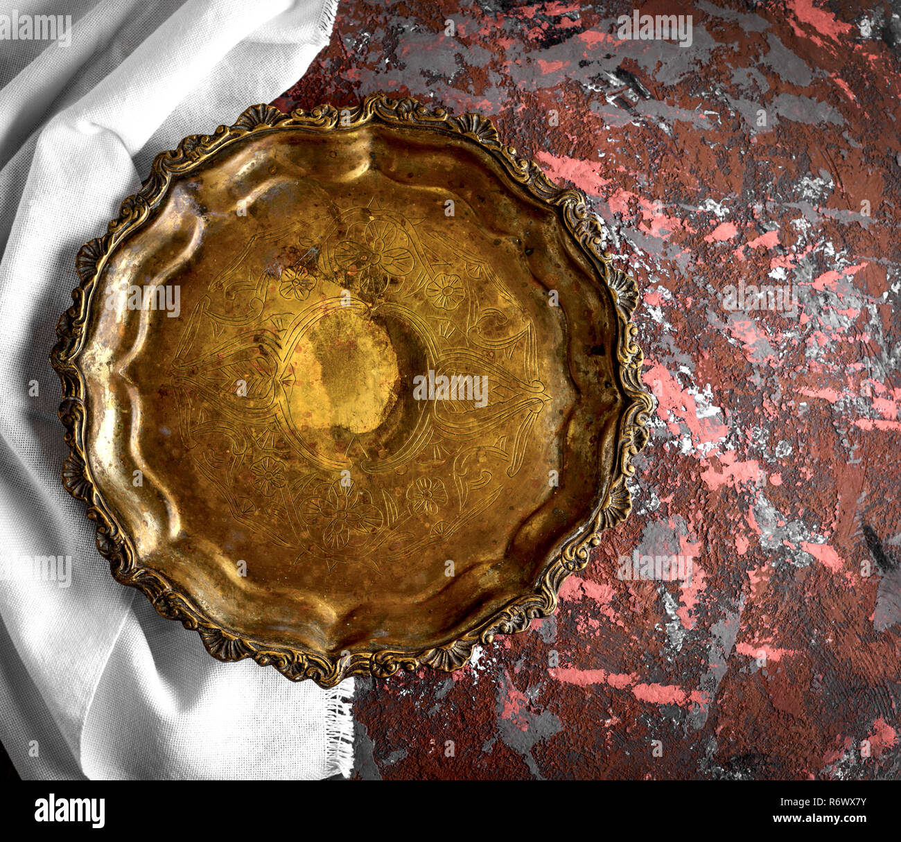 empty round copper old plate Stock Photo - Alamy