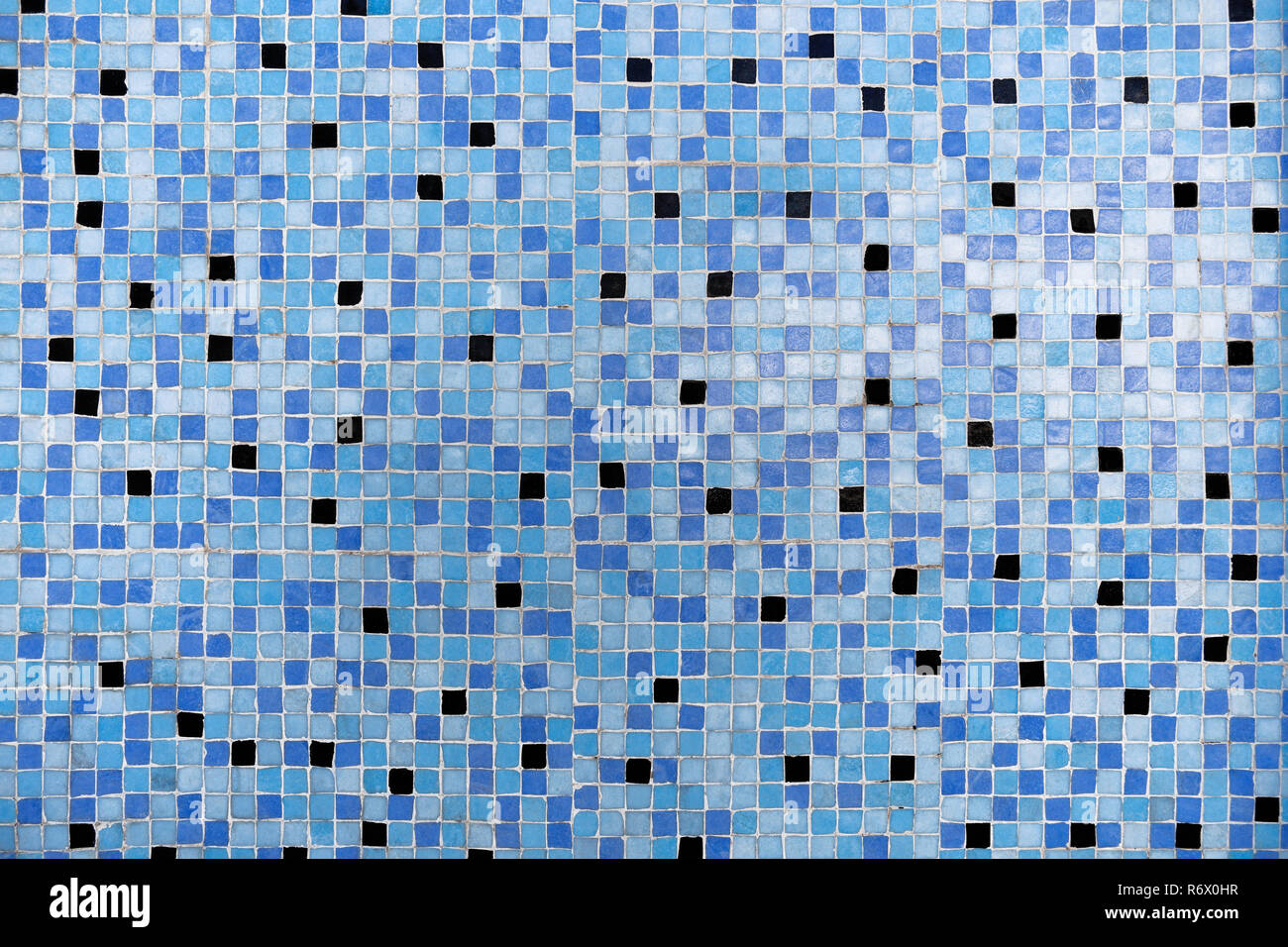 Dark blue tile hi-res stock photography and images - Alamy