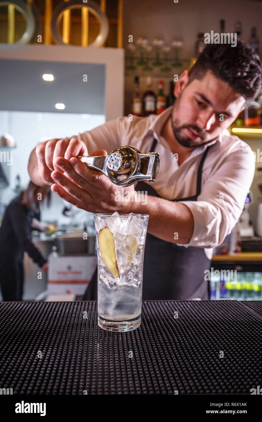 Barman making cocktail steel hi-res stock photography and images - Alamy
