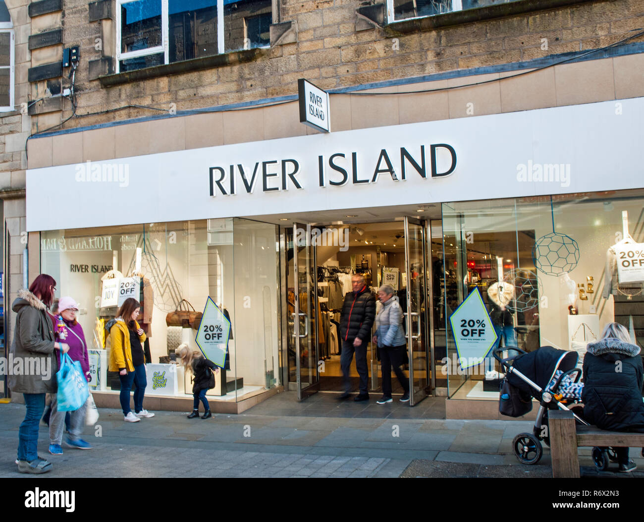 River island store front hi-res stock photography and images - Alamy