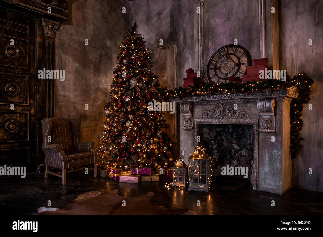 Dark room with christmas interior Stock Photo - Alamy