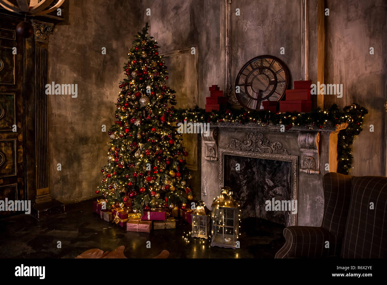 Dark room with christmas interior Stock Photo - Alamy