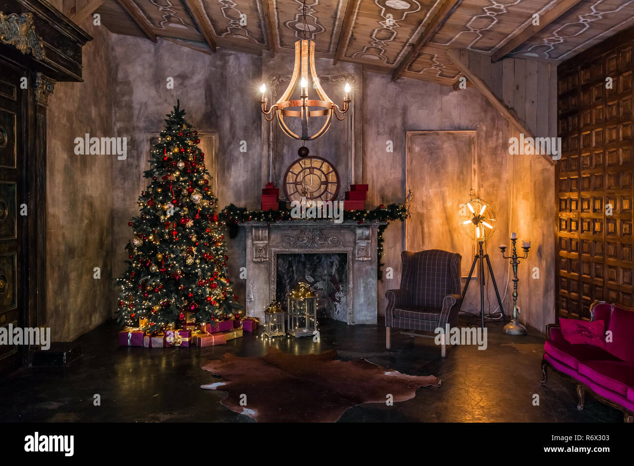 Dark room with christmas interior Stock Photo - Alamy