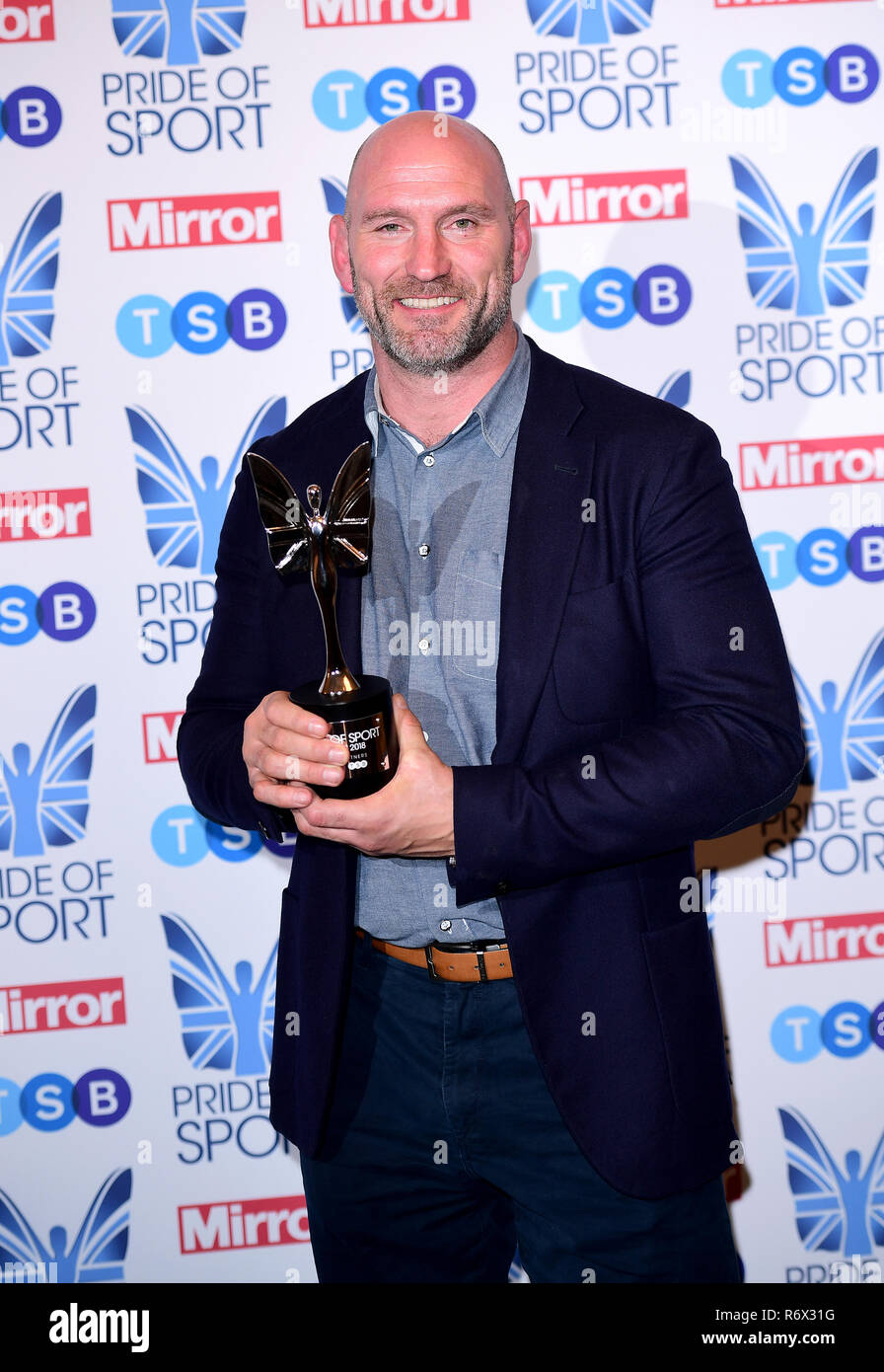 Lawrence Dallaglio with his Lifetime Achievment Award at the Pride of ...