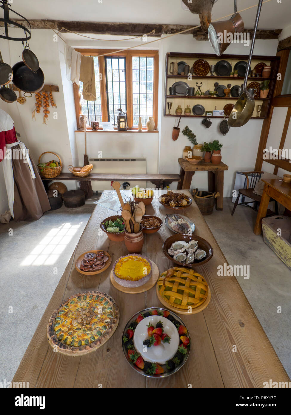 uk, england, Devon, Totnes Elizabethan House and Museum Stock Photo - Alamy