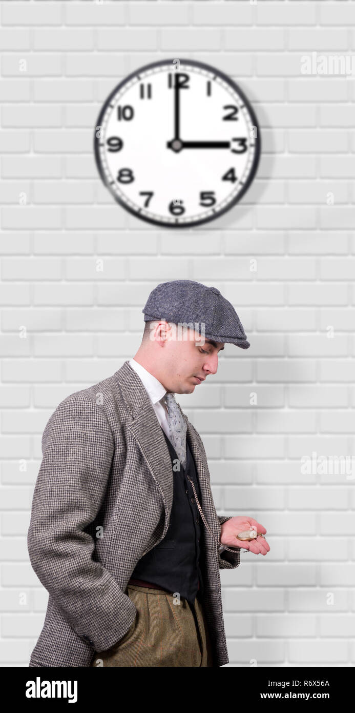 Vintage watch 1950 hi-res stock photography and images - Alamy