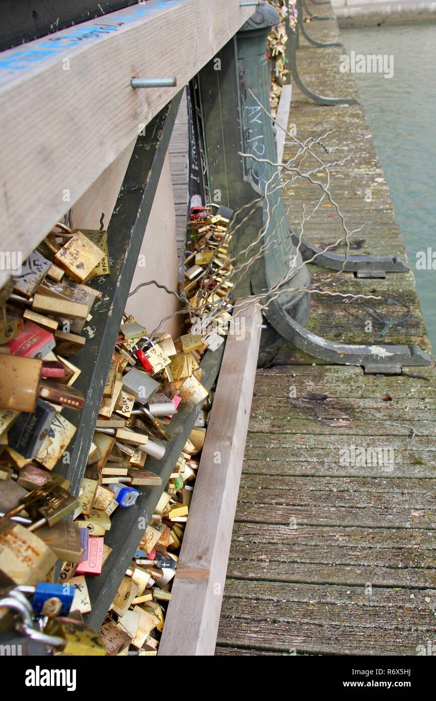 Bridge with Locks in Paris, France Stock Photo - Alamy